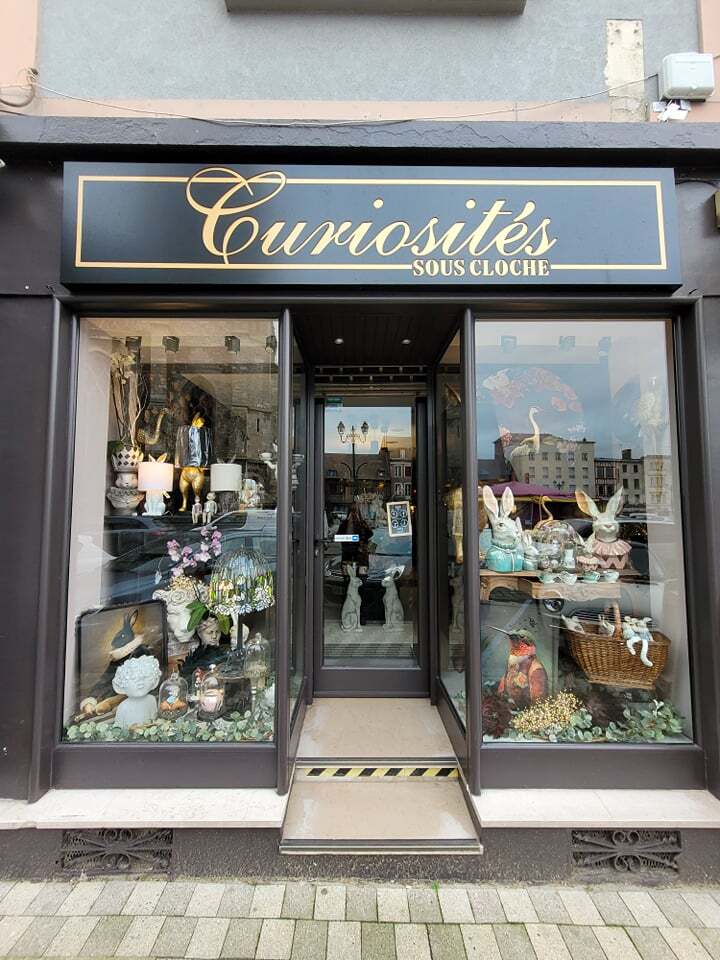 Curiosités sous cloche - Décoration artisanale - Office de Tourisme du ...